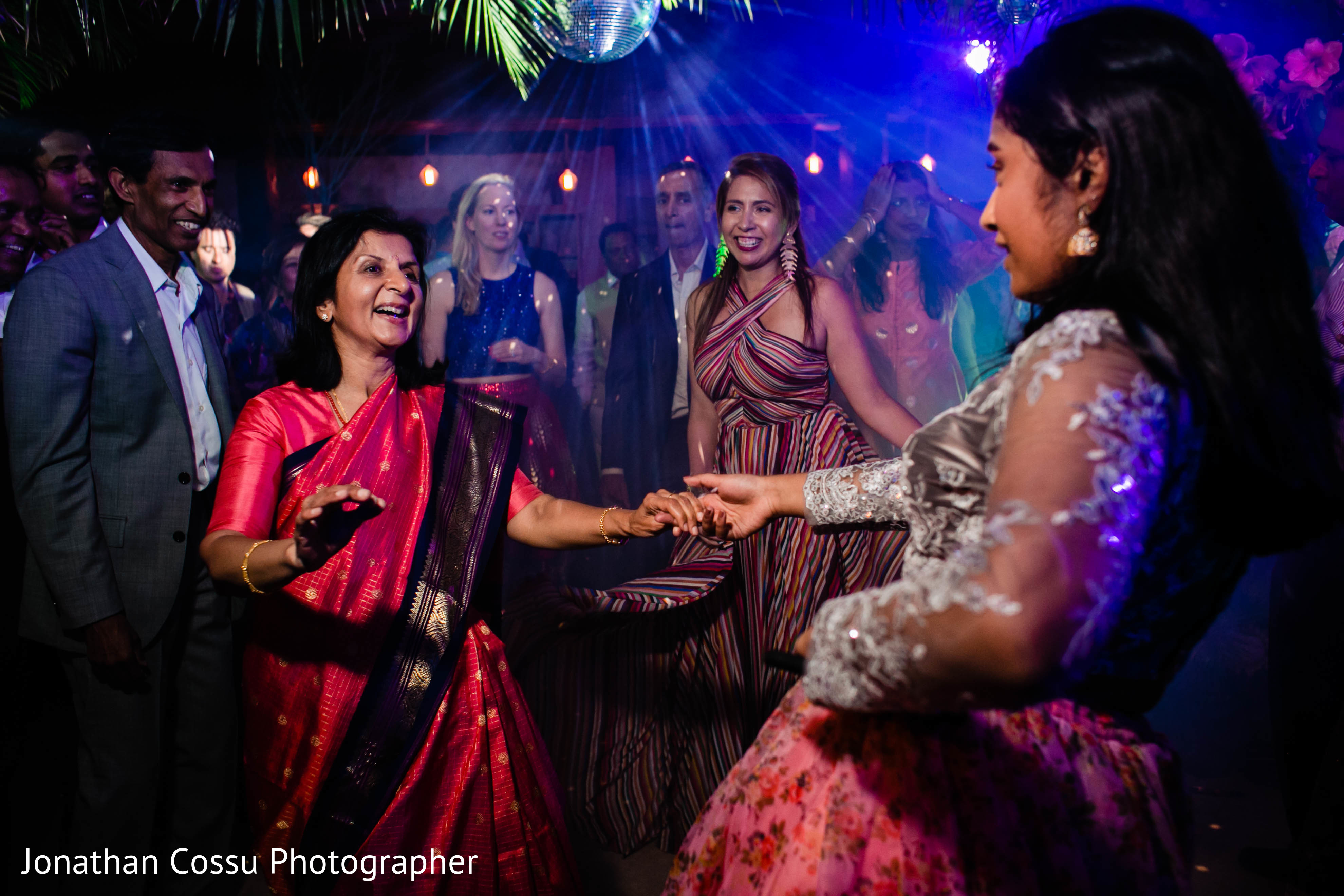 Indian relatives rocking the dance floors. | Photo 233548