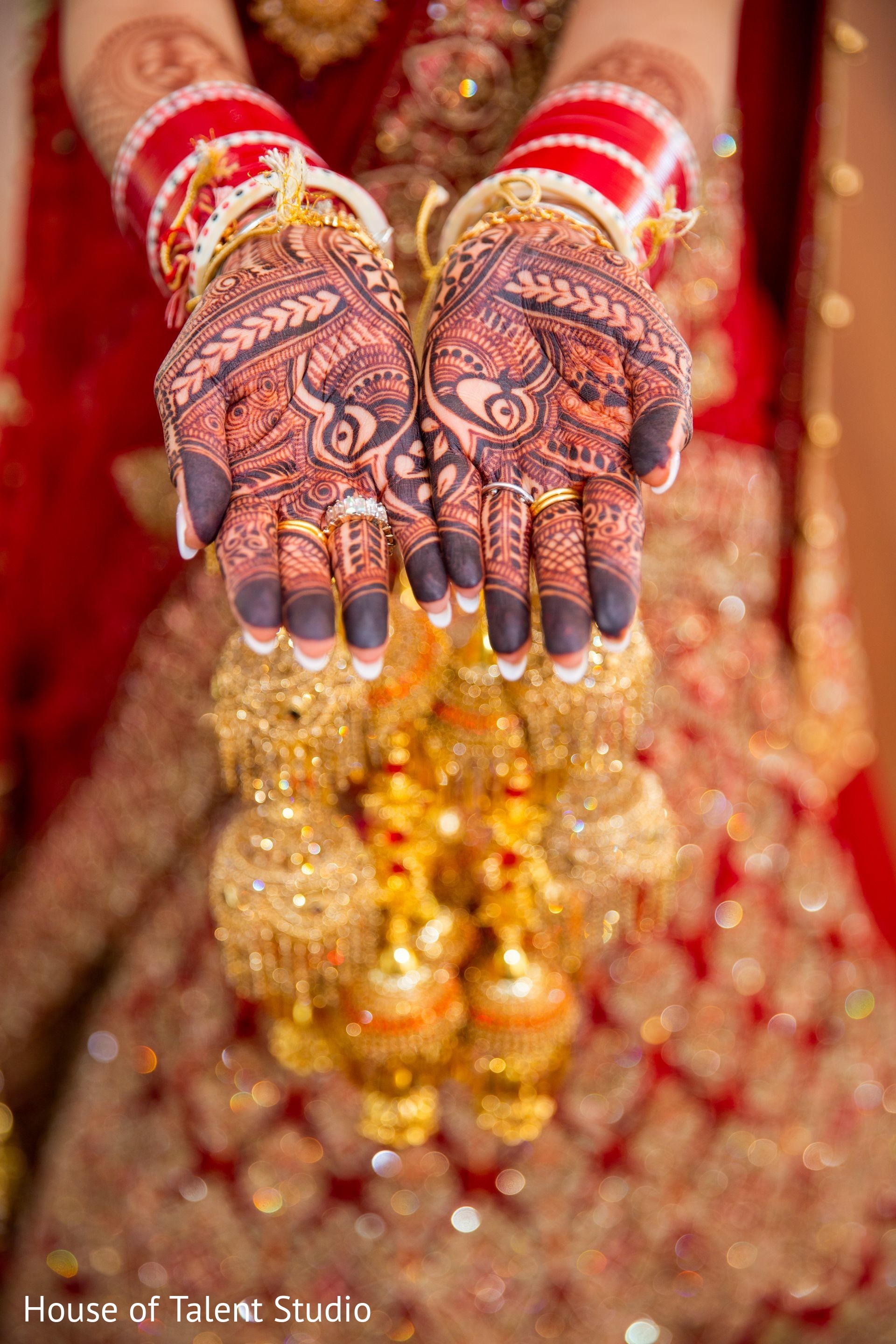 Closeup capture of Indian bridal mehndi art. | Photo 241528