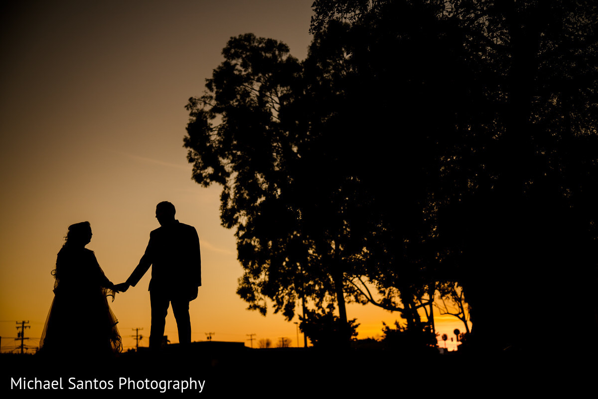 Amazing Indian bride and groom silhouette photo. | Photo 242037