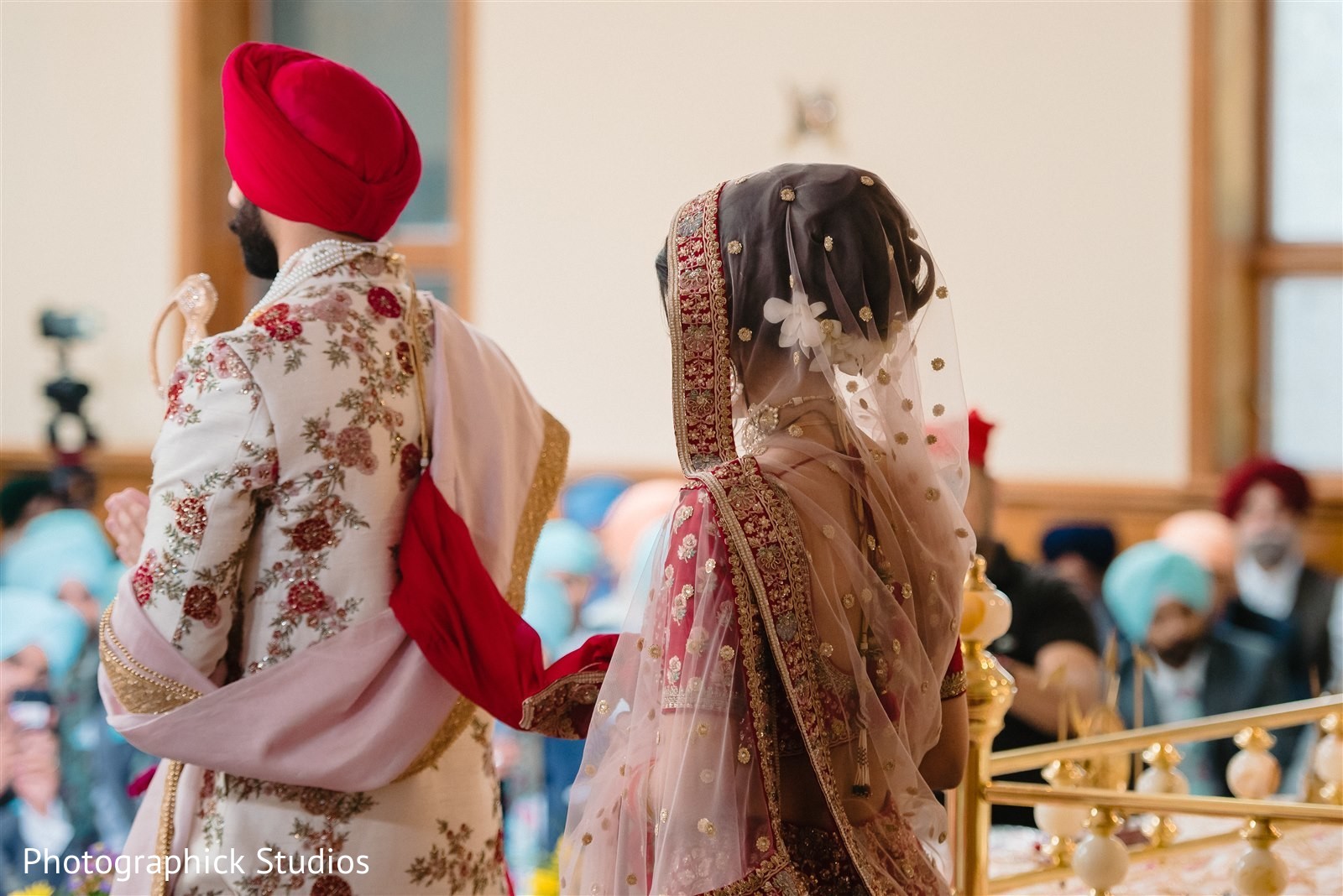 Indian groom leading the walk tied with his Indian bride. | Photo 244428