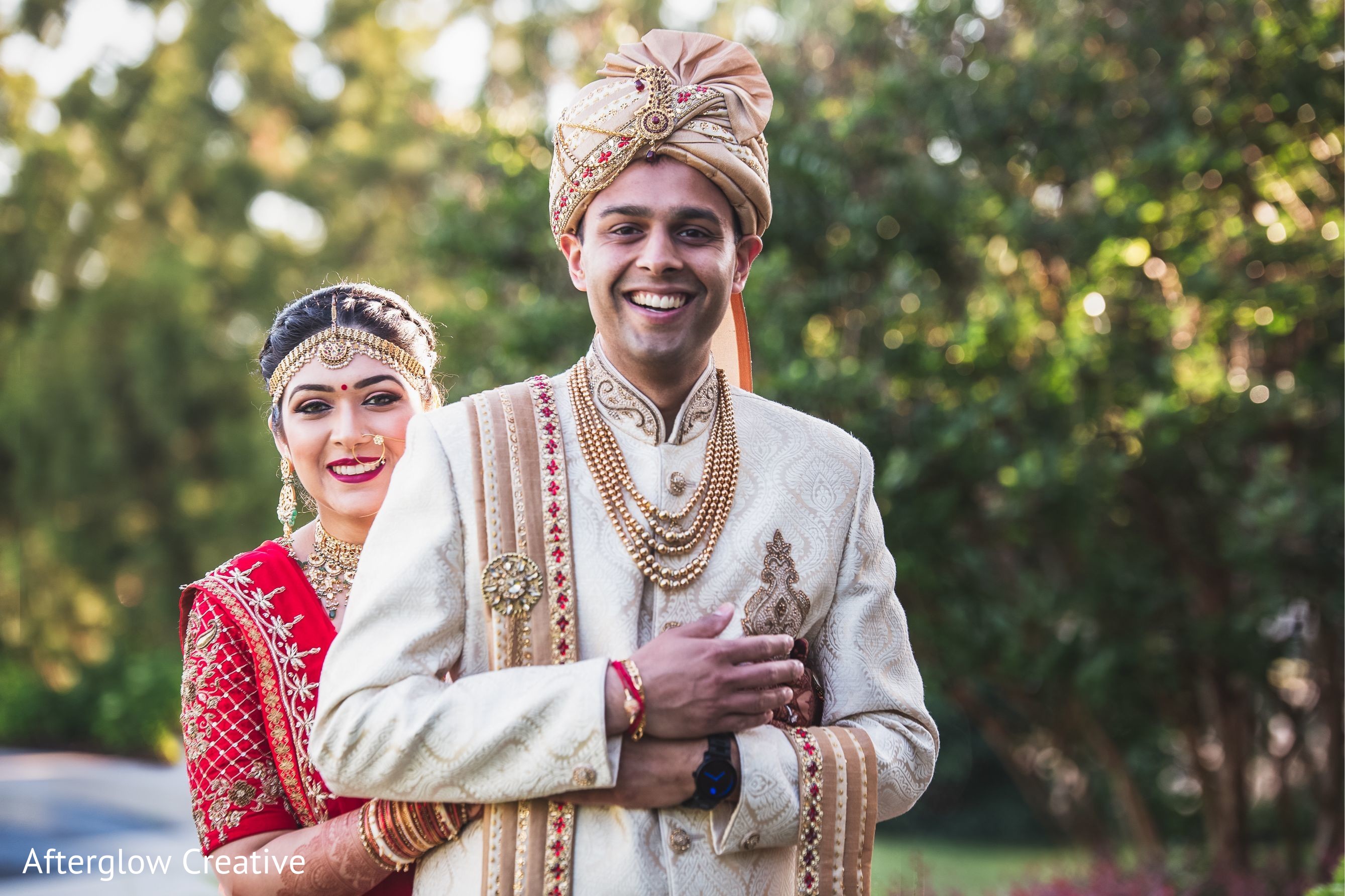 Indian bride and groom romantic first glance. | Photo 244512