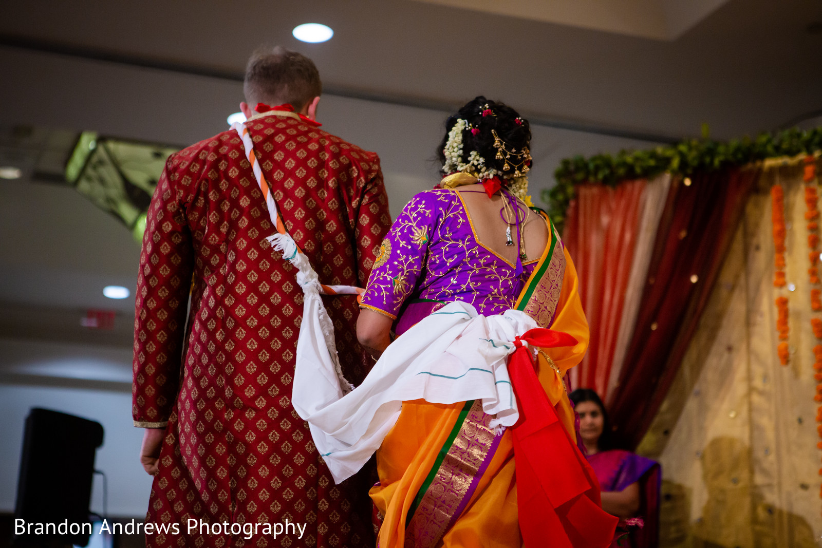 Indian wedding ritual of tying the knot. | Photo 246176