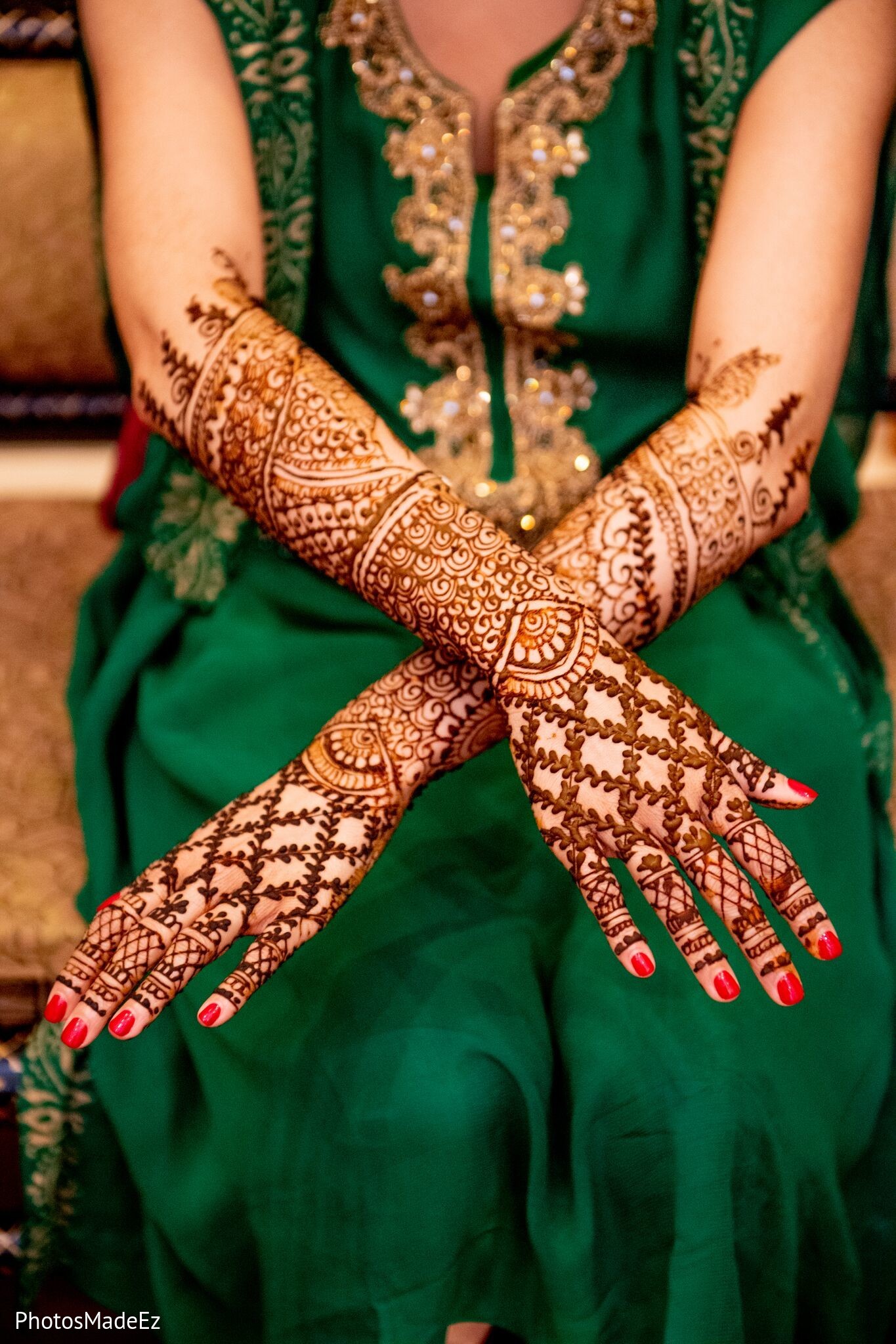 Incredible Indian bridal mehndi art capture. | Photo 247580