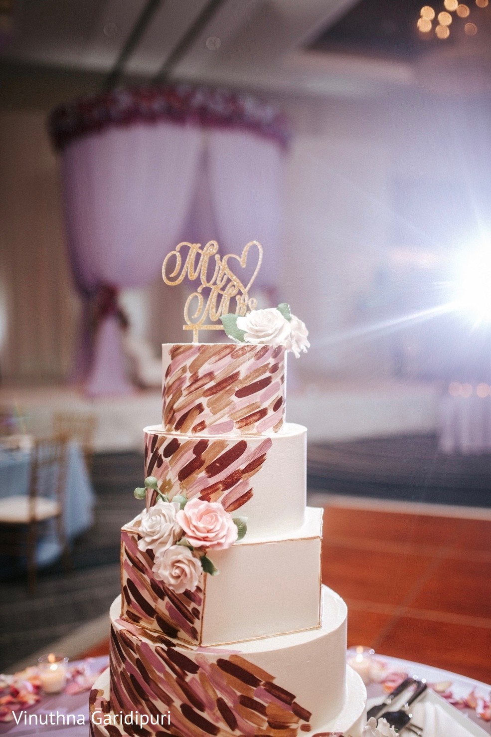 Delightful wedding cake. | Photo 250444