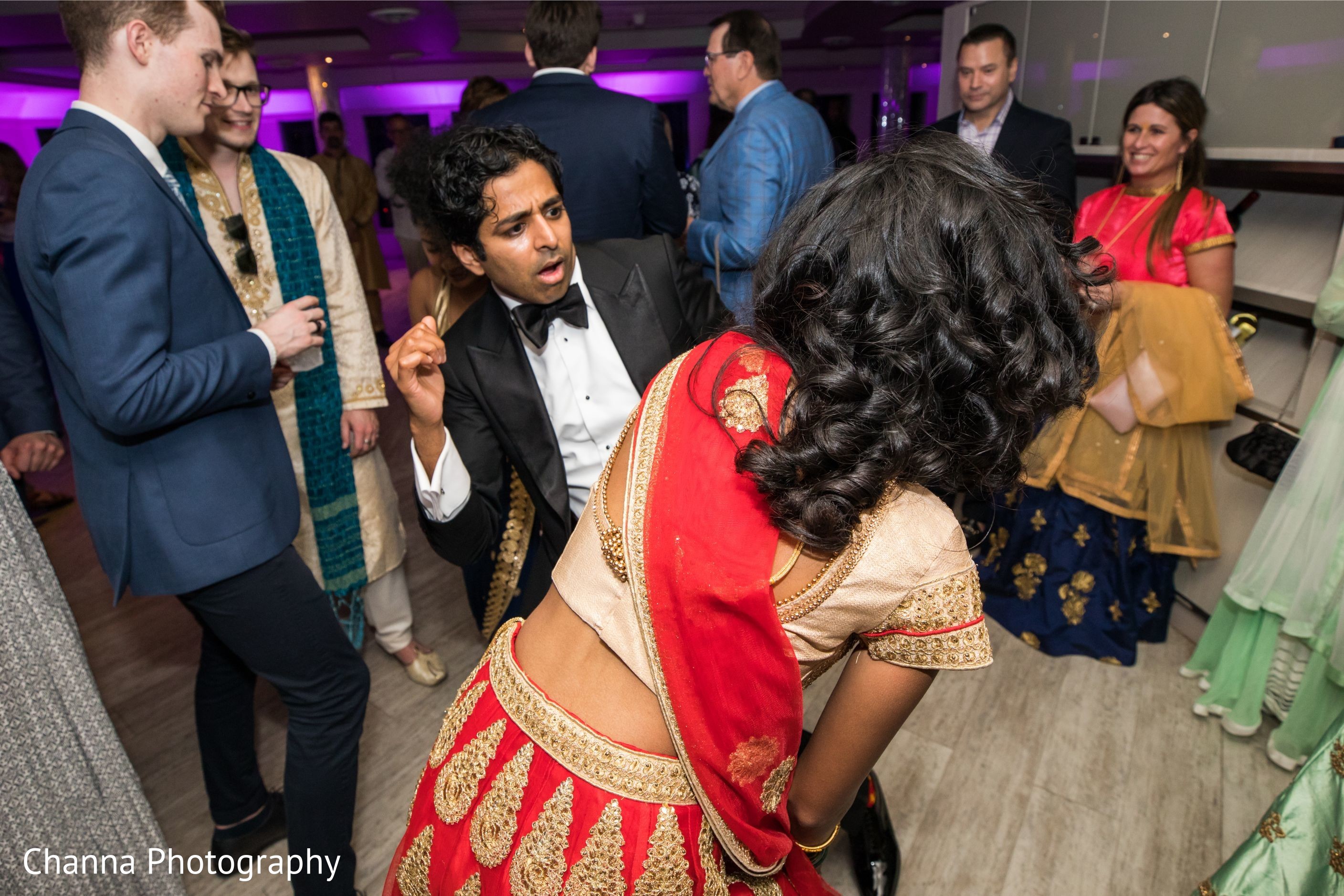 Cheerful indian wedding guests capture. | Photo 251927