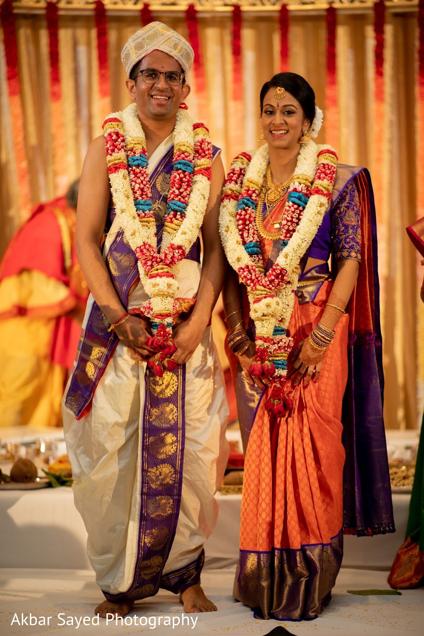 Indian bride and groom in traditional wedding dress | Photo 252025