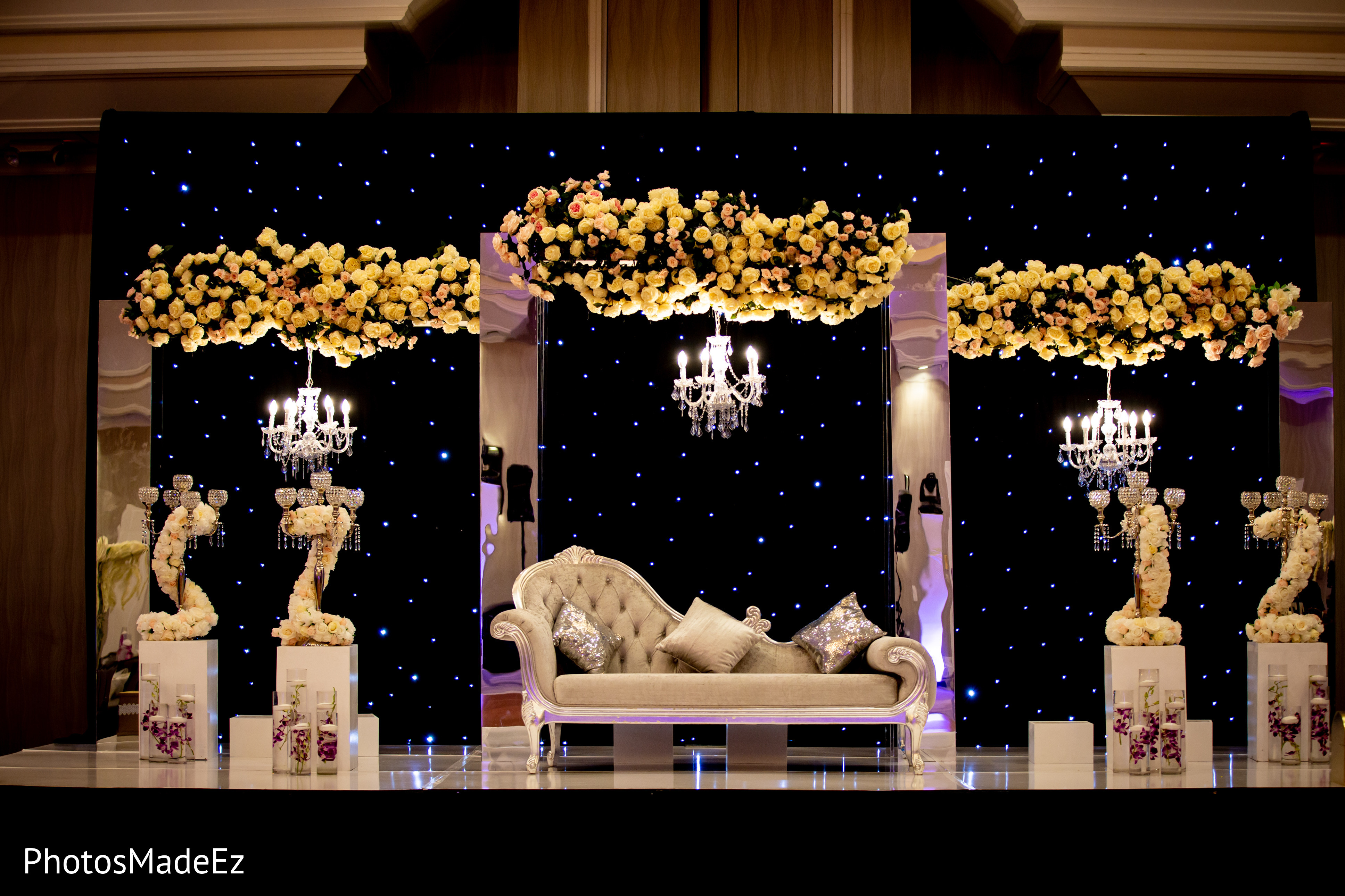 Phenomenal Indian wedding stage decor | Photo 252249