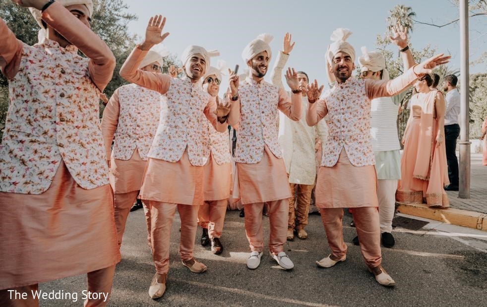 Indian groomsmen at baraat procession. | Photo 253066