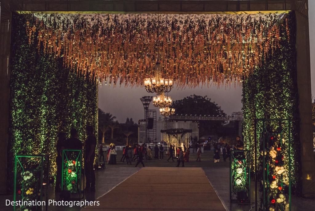 Marvelous Indian wedding entrance decor. | Photo 254061