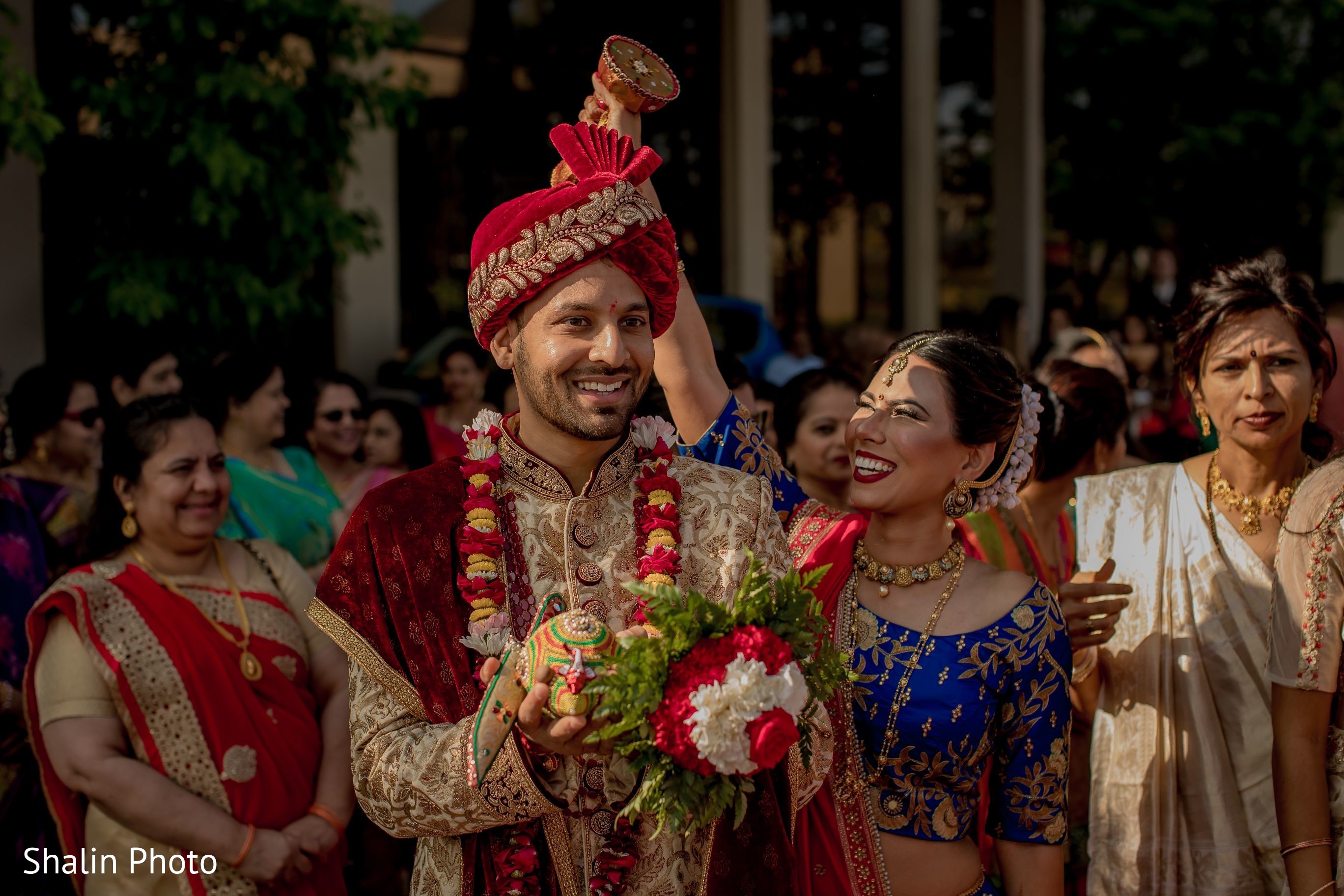 Indian groom holding his milni ritual items. | Photo 254401