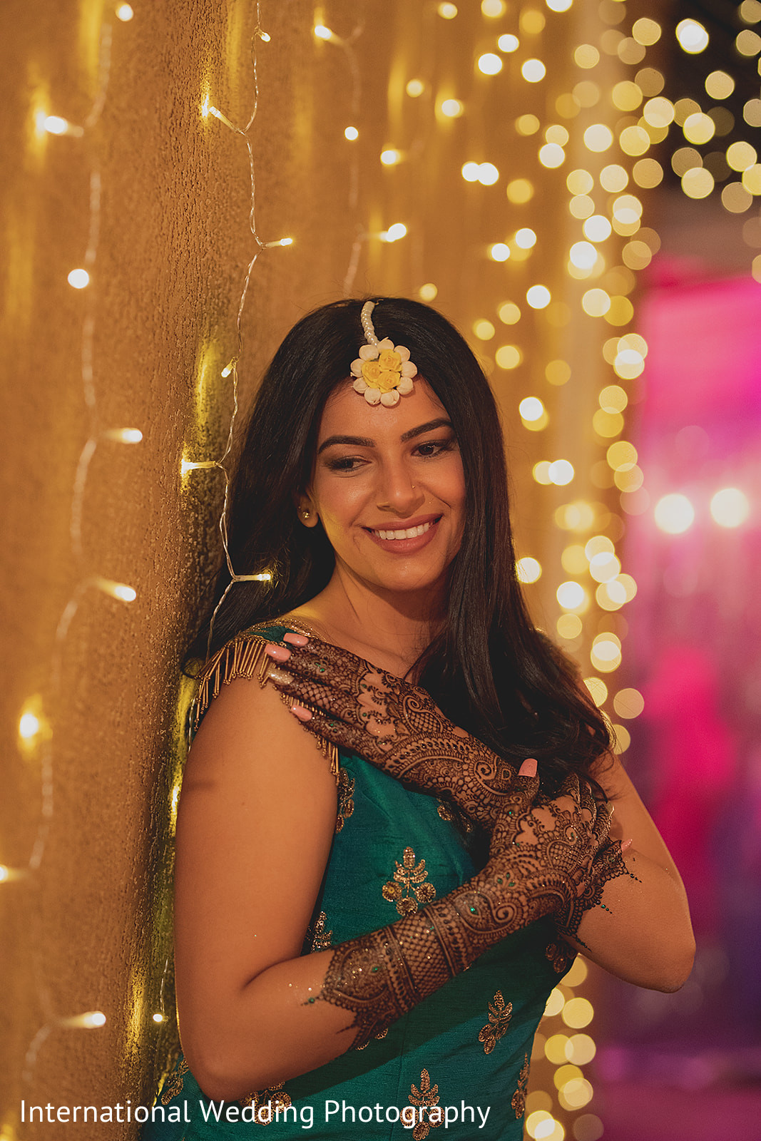 Gorgeous Maharani with mehndi art. | Photo 254771