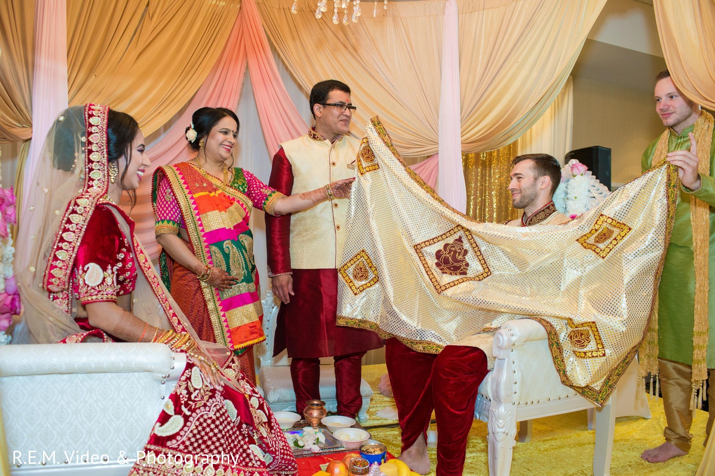 Indian groom covered with antarpat. | Photo 255081