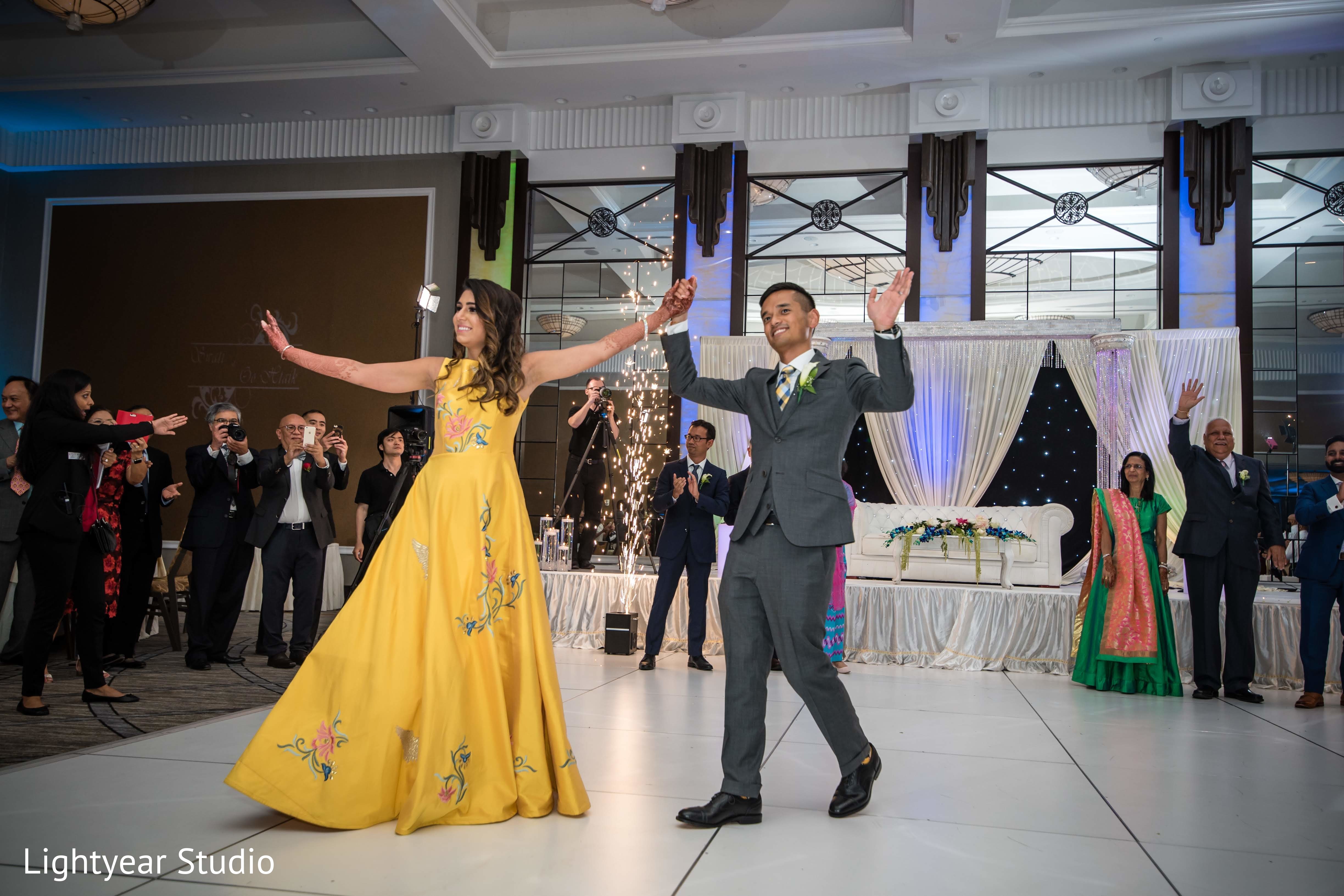 Indian bride and Indian groom's performance. | Photo 258481