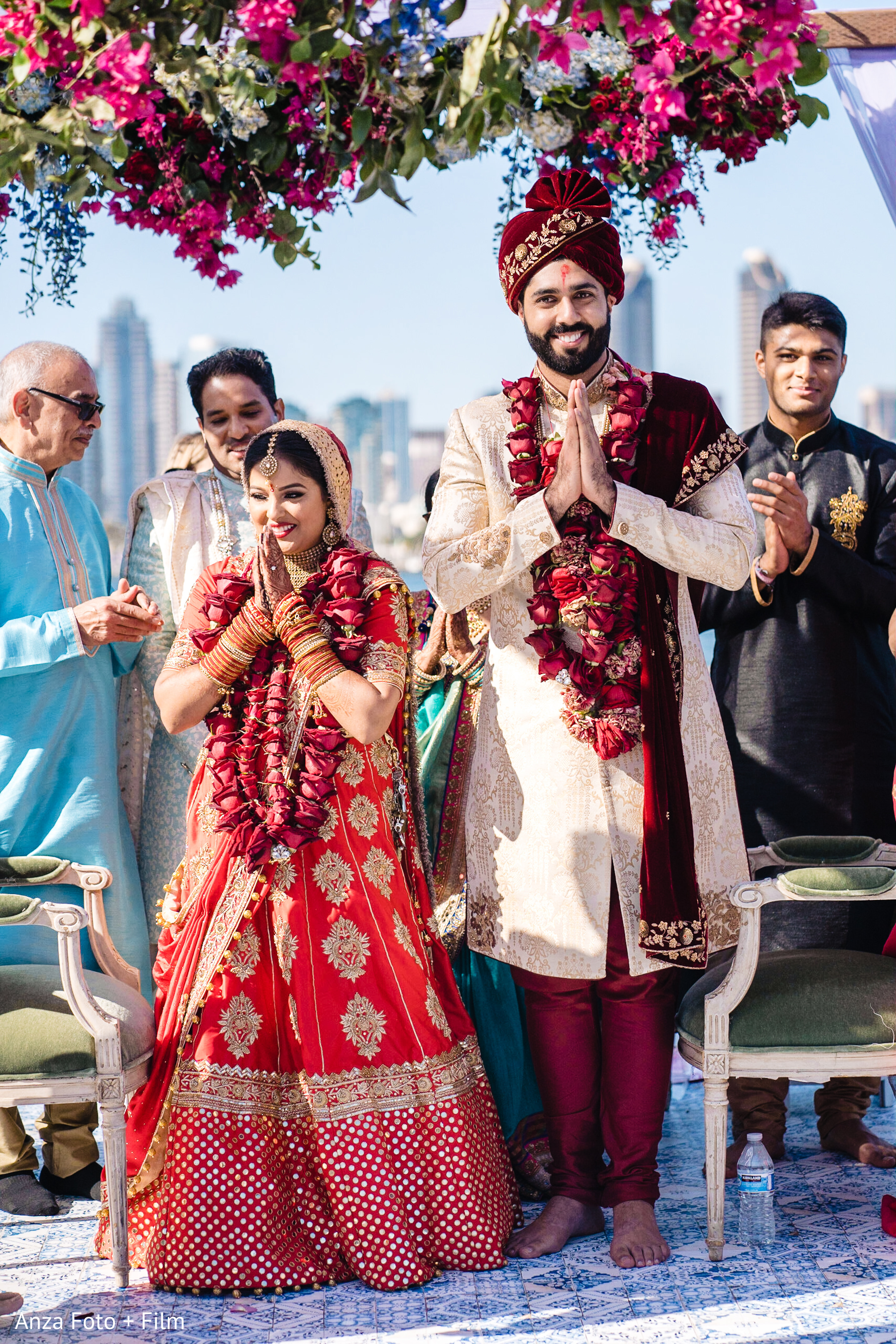 Maharani and rajah on their traditional wedding ceremony outfits ...