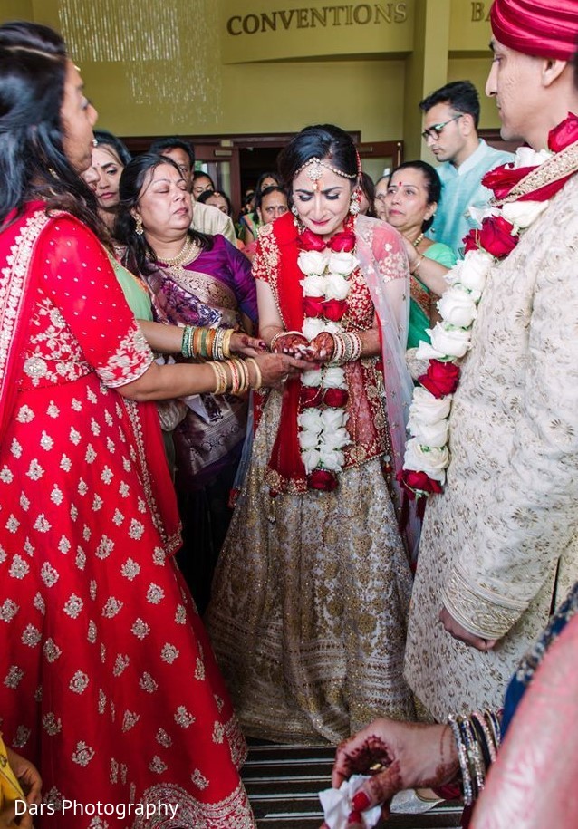 Maharani's farewell after her wedding ceremony. | Photo 265336