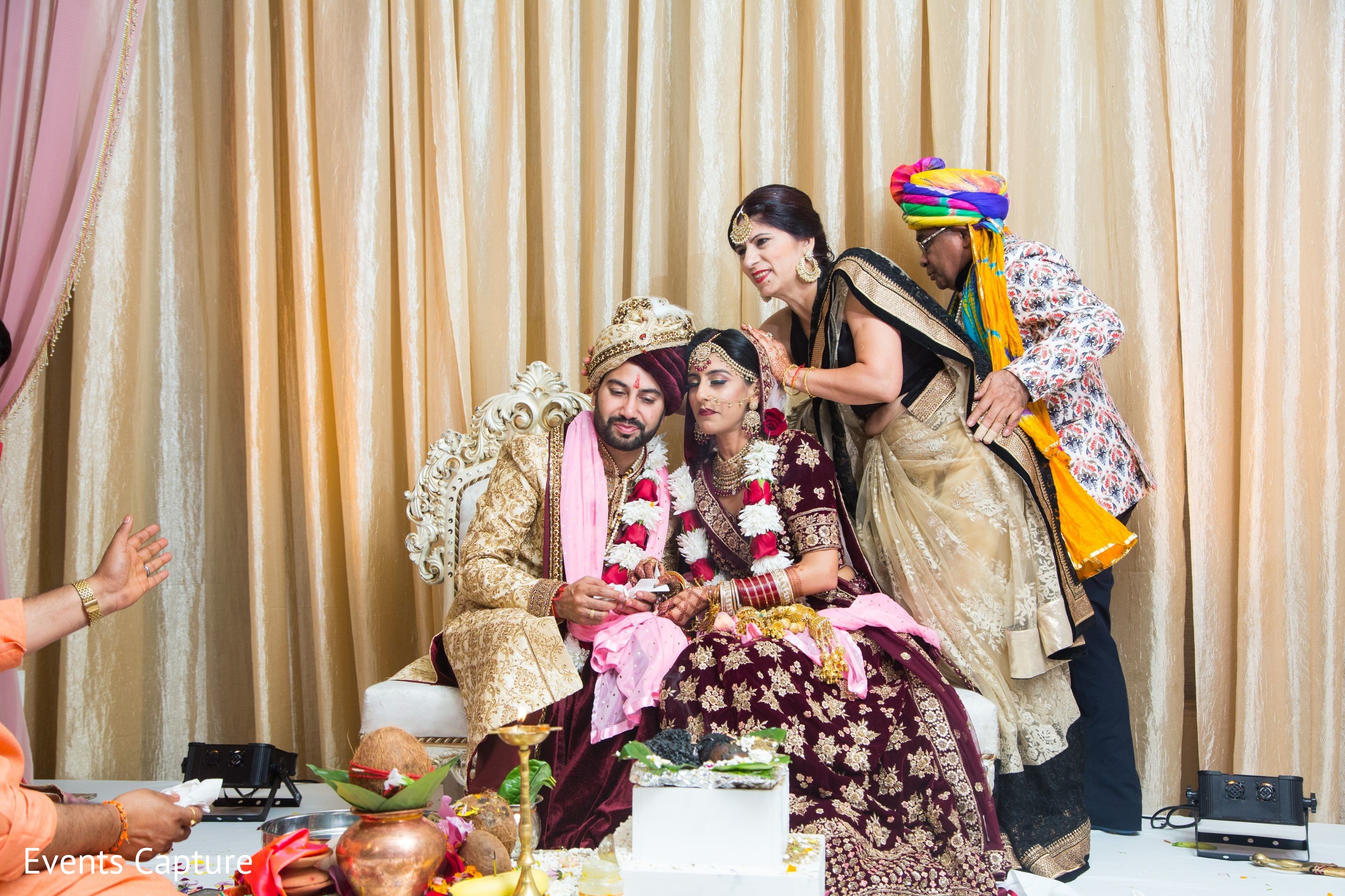Indian couple tying the knot ritual. | Photo 269355