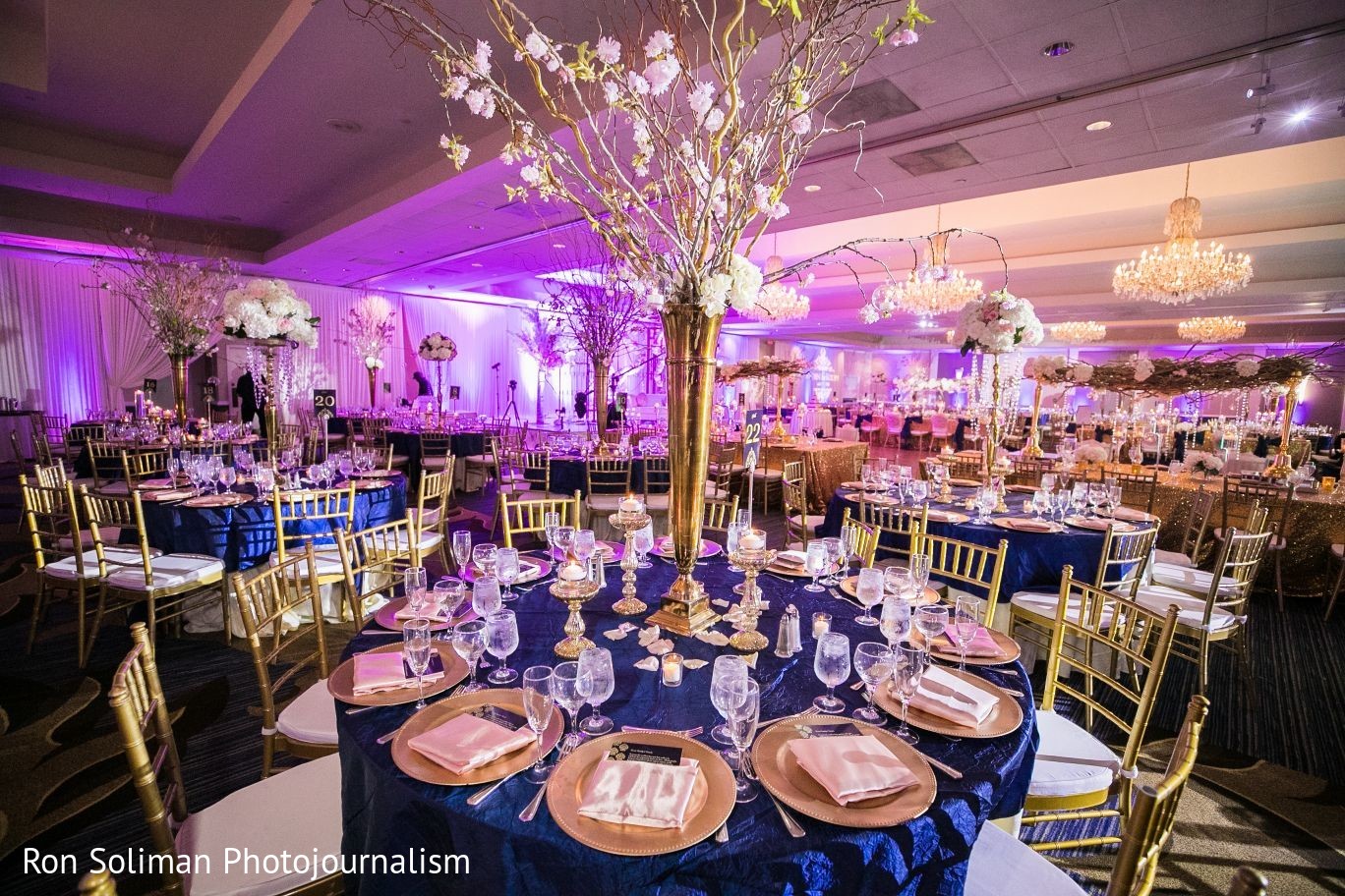 Indian wedding reception round table setup. | Photo 270329