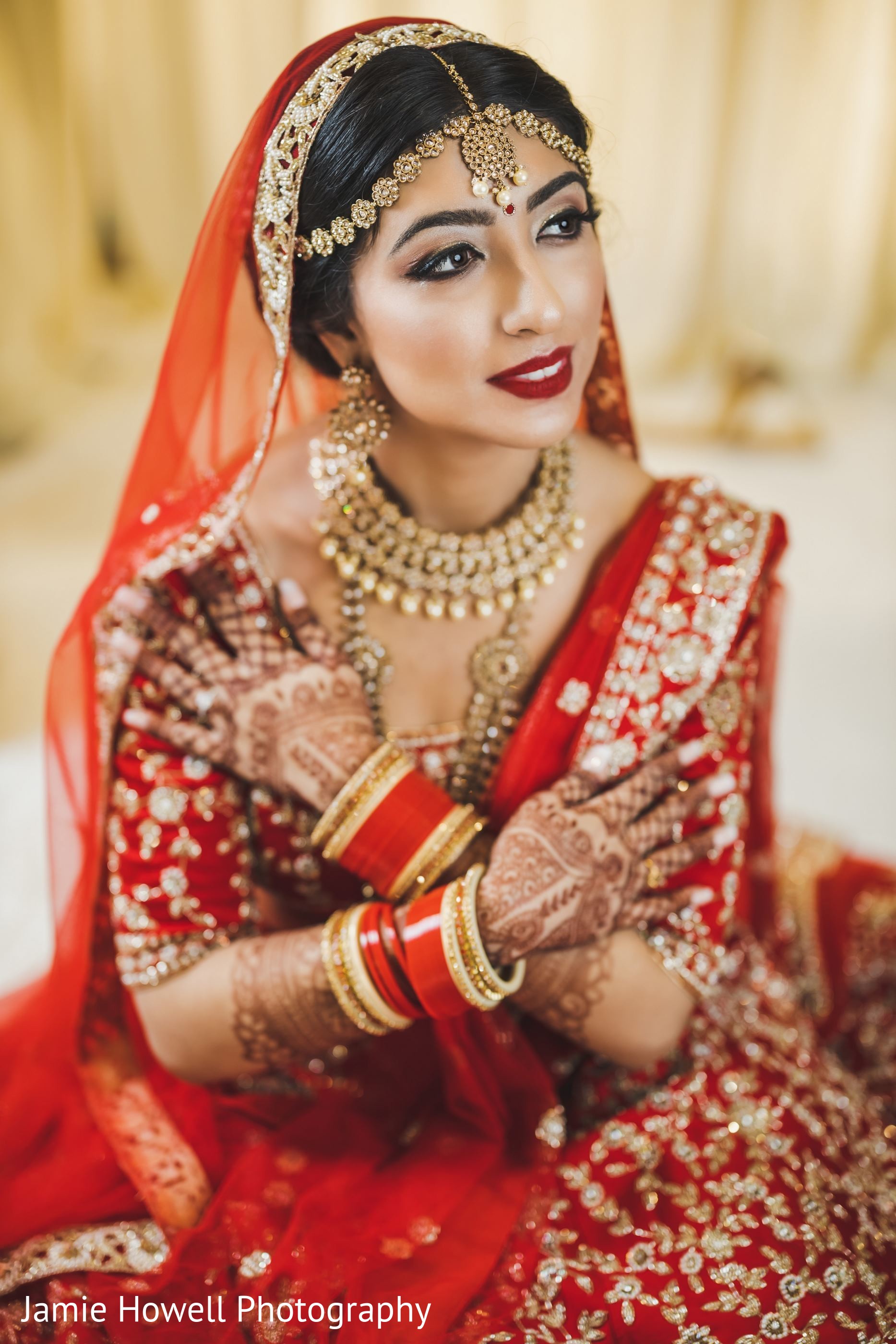 Maharani showing of her wedding attire and mehndi | Photo 271015