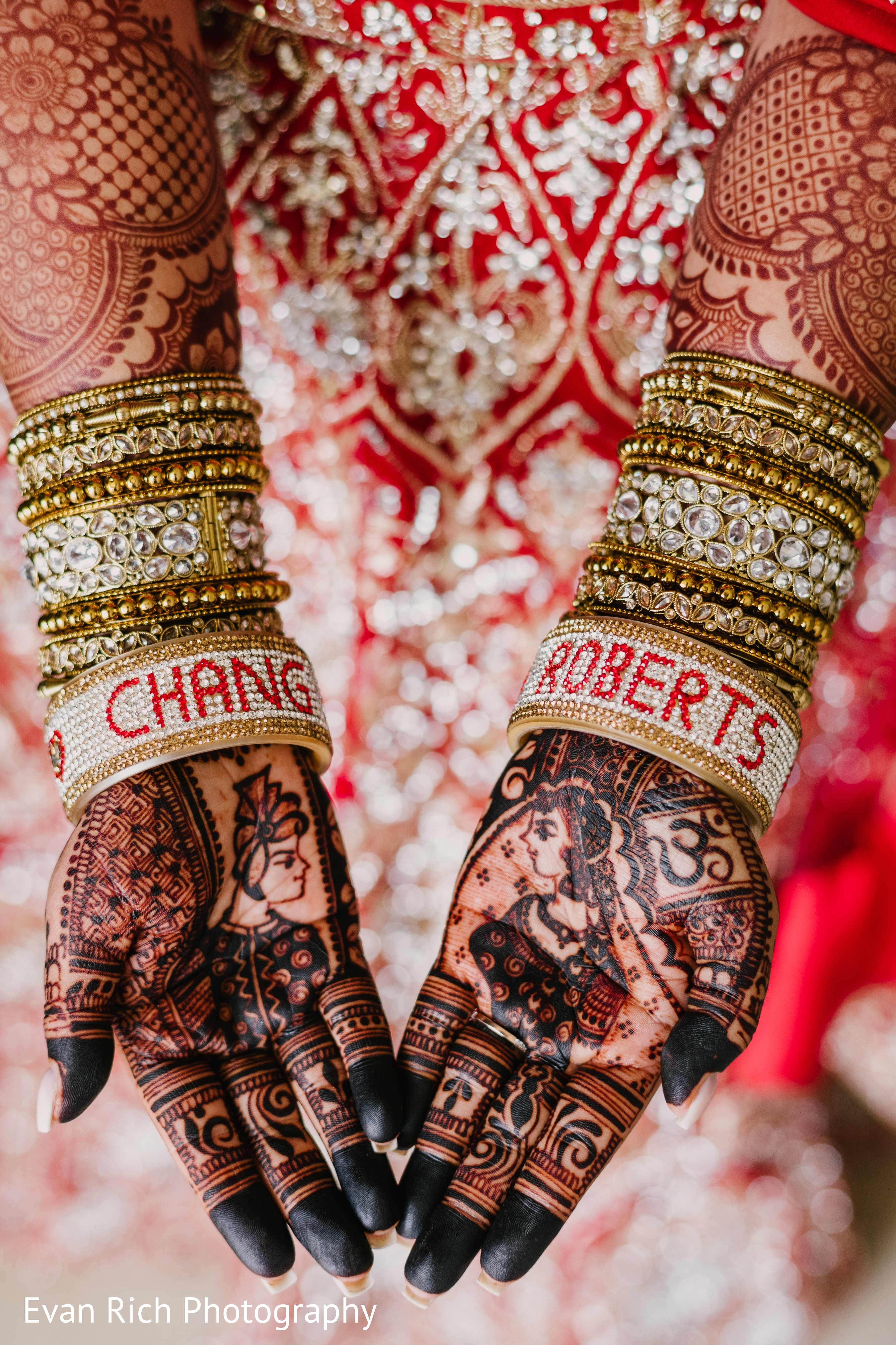Indian bridal henna art and golden bangles. | Photo 296365