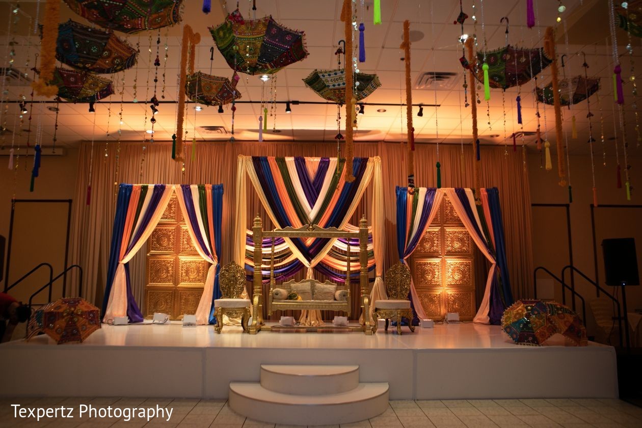 Gorgeous Mehndi night decor | Photo 298277