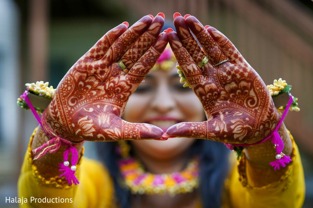 Indian bridal brown henna hands art. | Photo 321025