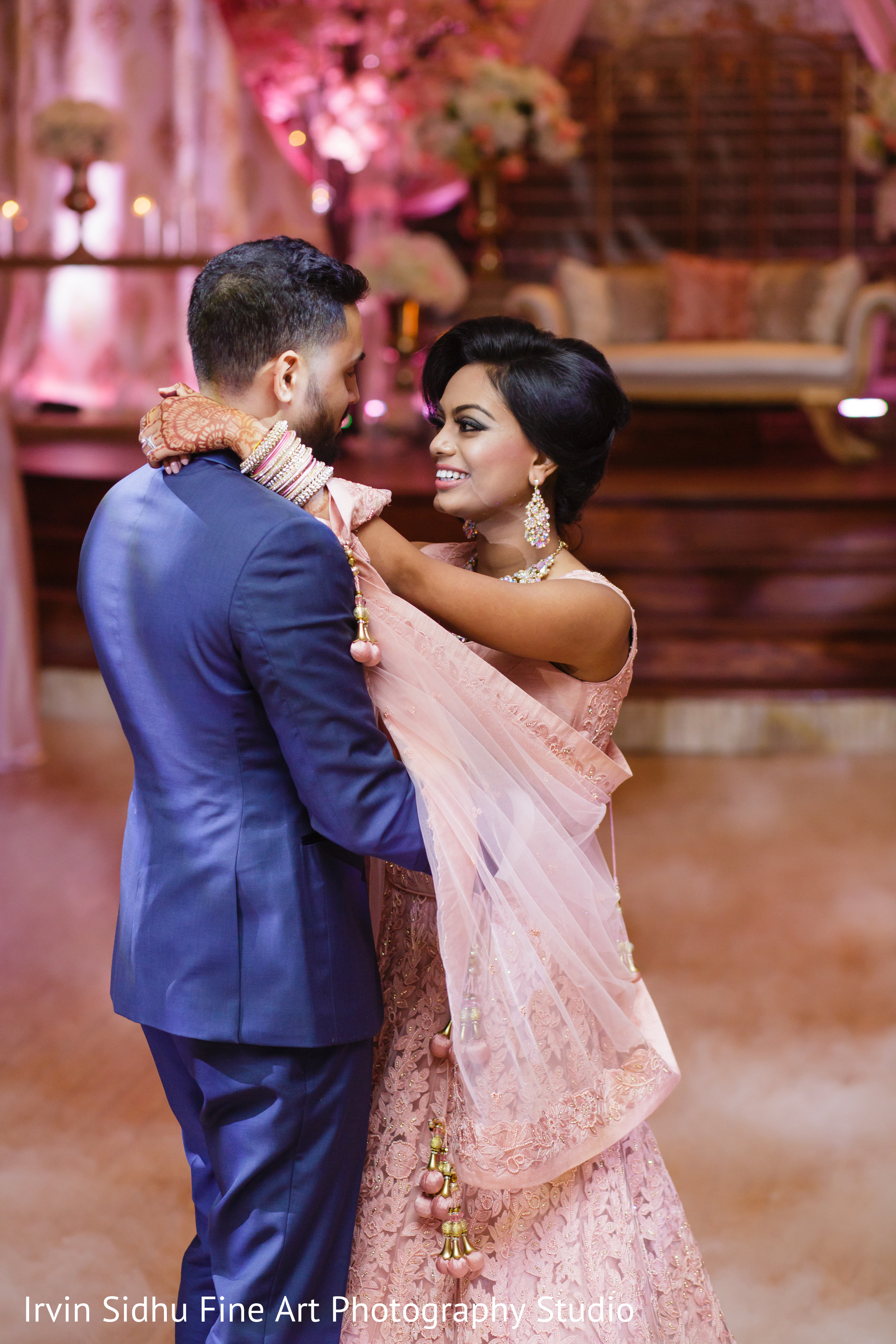Beautiful Couple dancing at their Indian Wedding | Photo 78937