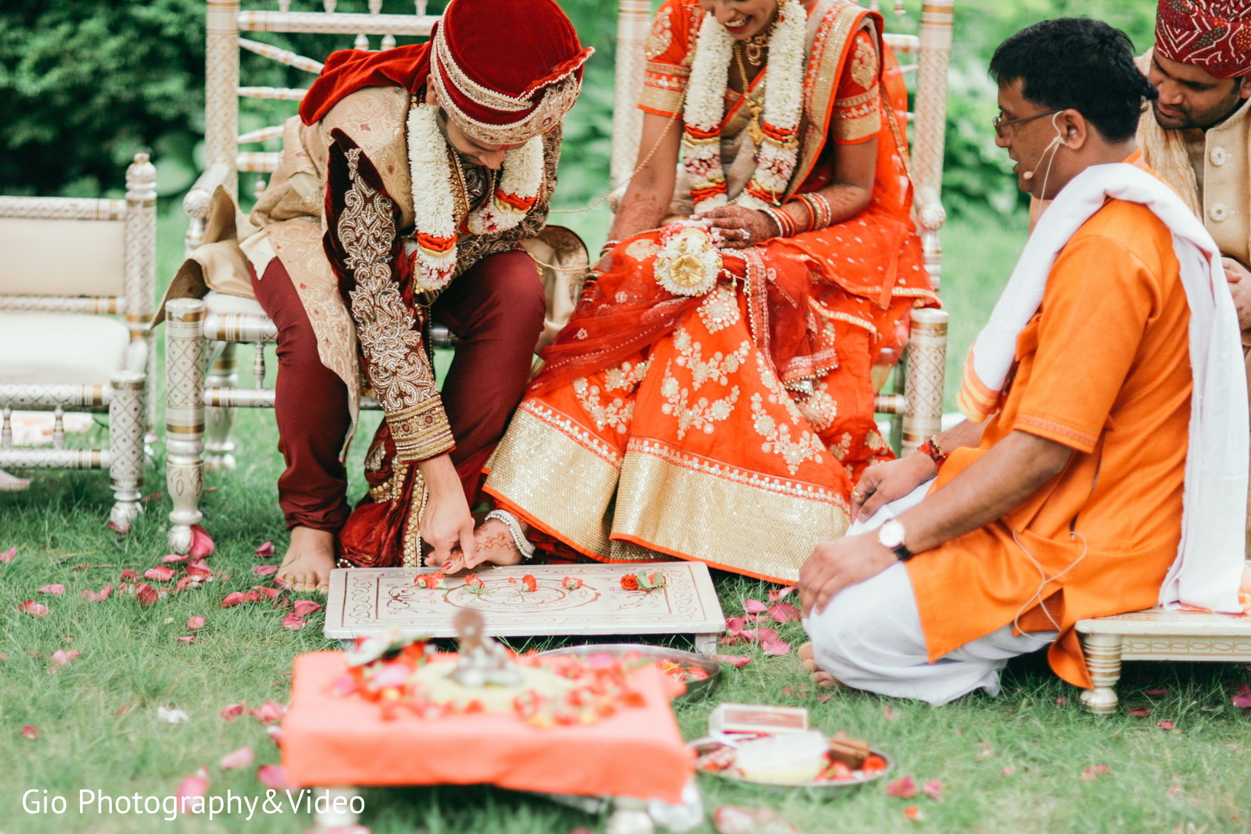 Indian bride and groom during a sacred wedding ritual. | Photo 82660