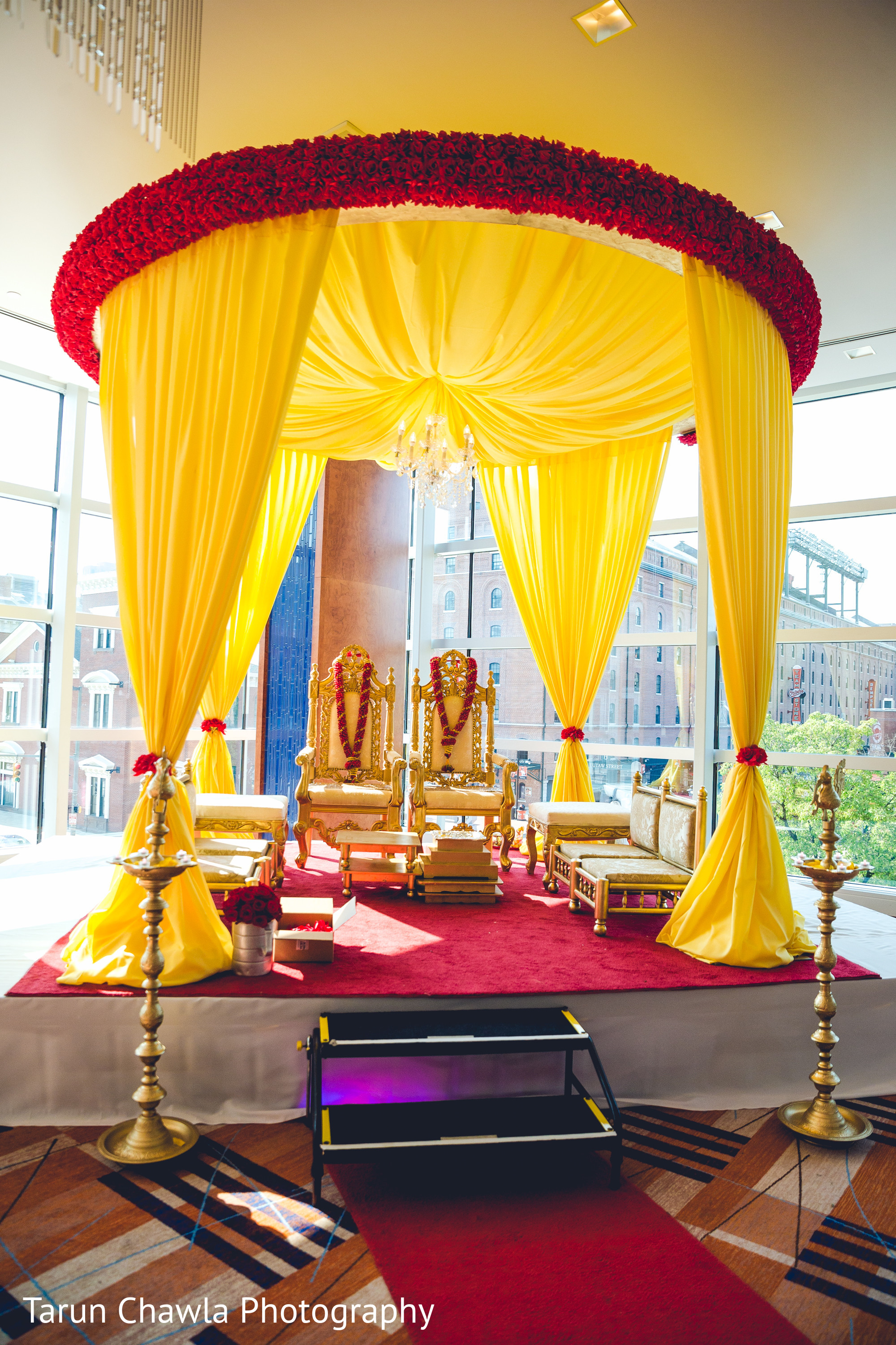 Yellow and red mandap. | Photo 94109