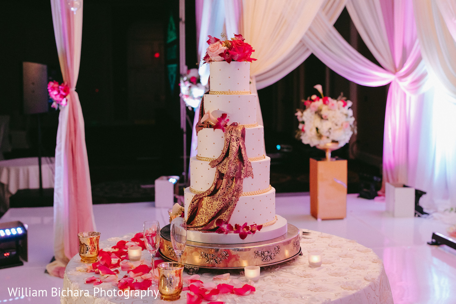 Cake at reception | Photo 99919